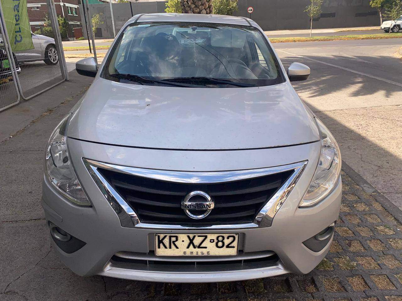 Usado Nissan Versa Sedan | Clicar