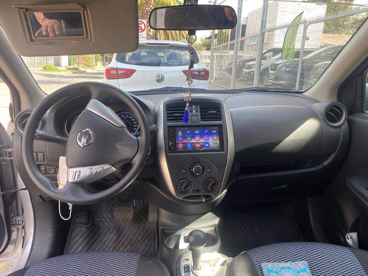 Usado Nissan Versa Sedan | Clicar